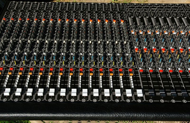 studiomaster 16-4-2 series 5 Schaltplan gesucht, Restaurationsfragen ...